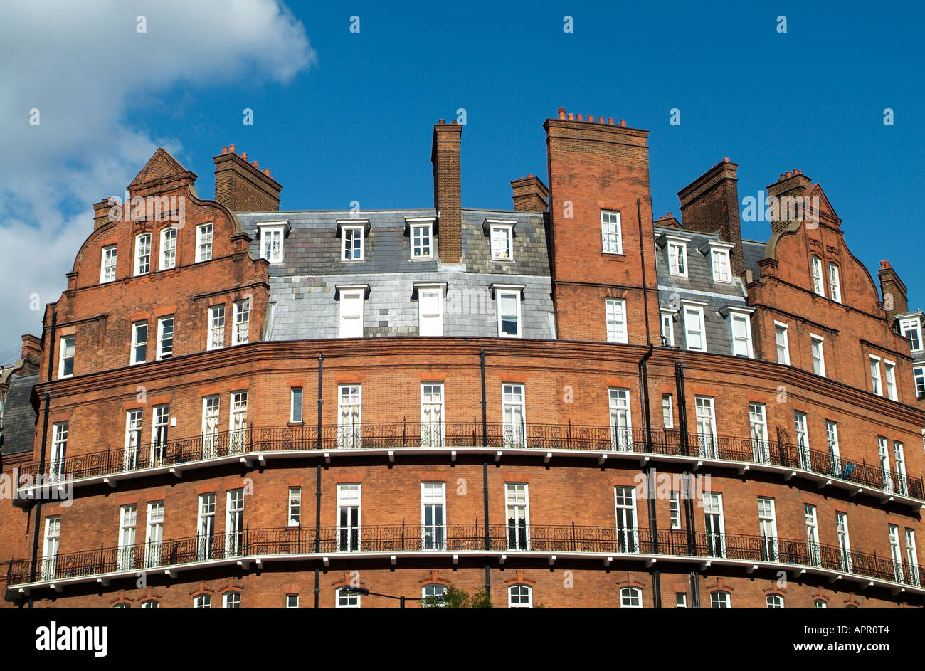 London mansion blocks hi-res stock photography and images - Alamy