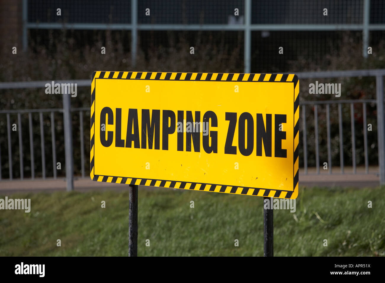 Clamping warning sign hi-res stock photography and images - Alamy
