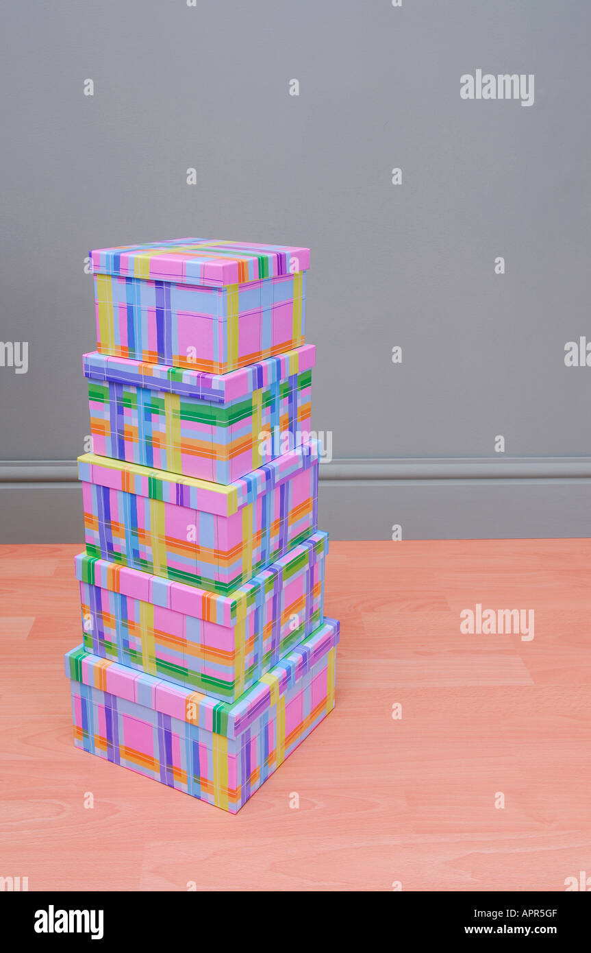 Coloured boxes hi-res stock photography and images - Alamy