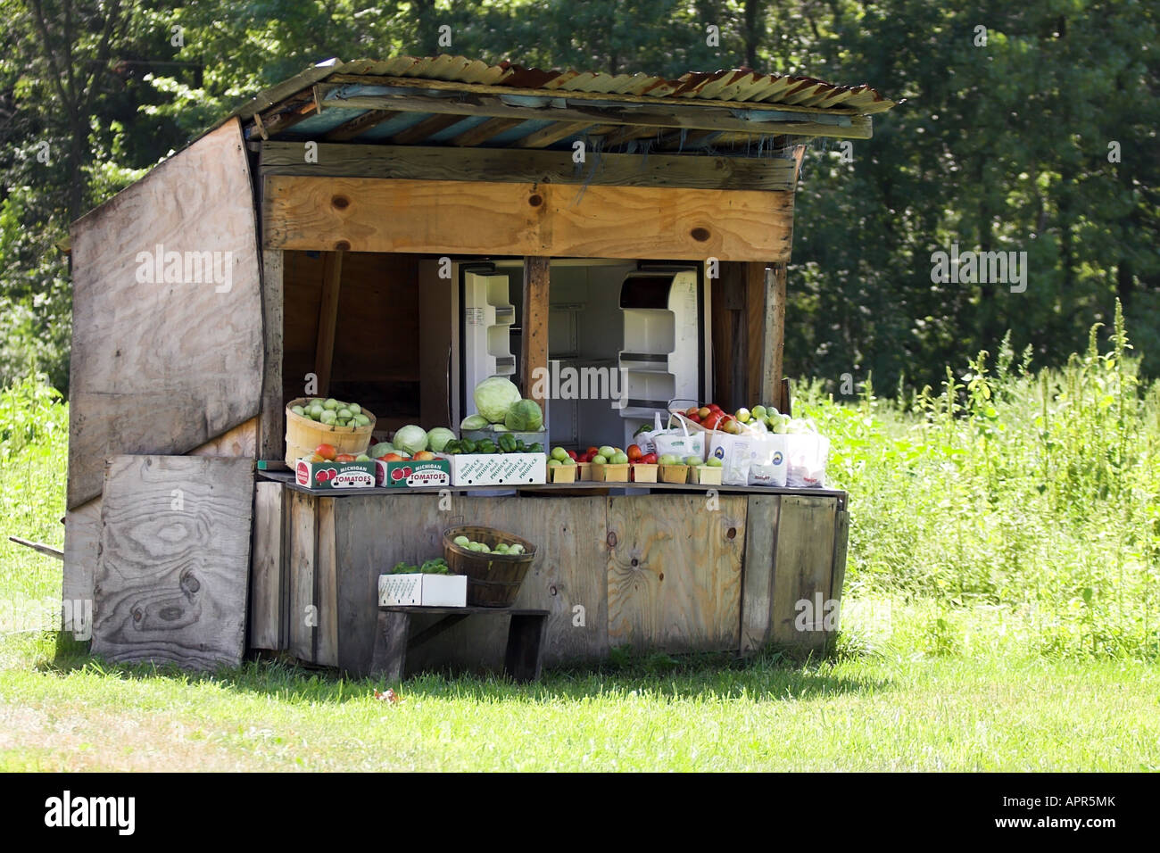 A roadside fruit stand Stock Photo - Alamy