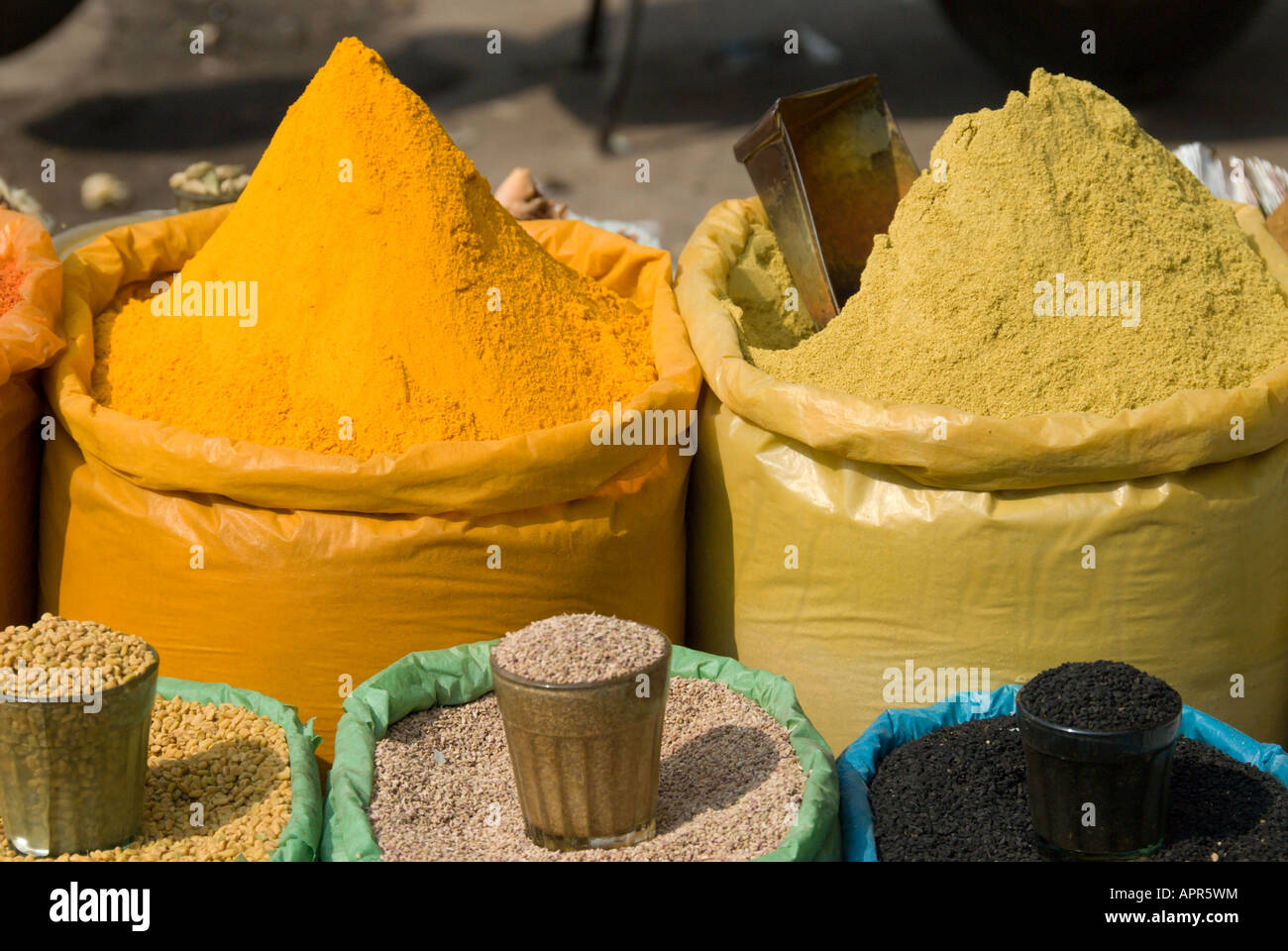 Indian spices and ingredients hi-res stock photography and images - Alamy