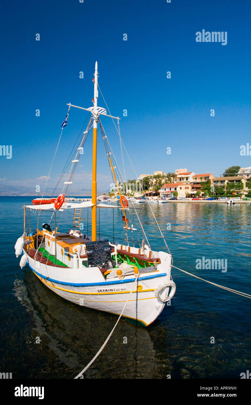 Greek fishing boat, Kassiopi Harbour, Corfu, Greece Stock Photo - Alamy