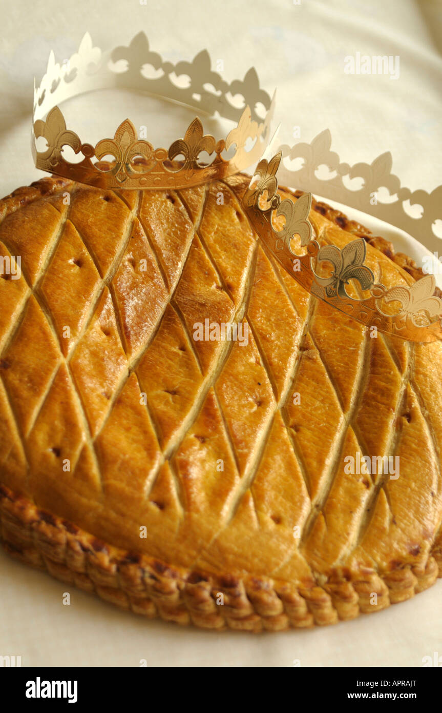 Twelfth night cake hi-res stock photography and images - Alamy