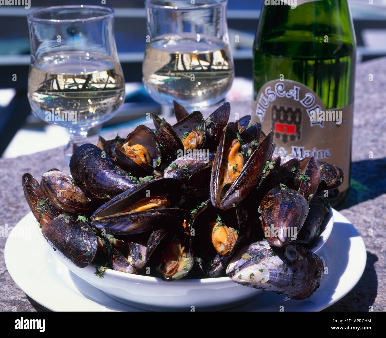 white wine mussels moules France French meal food Stock Photo - Alamy