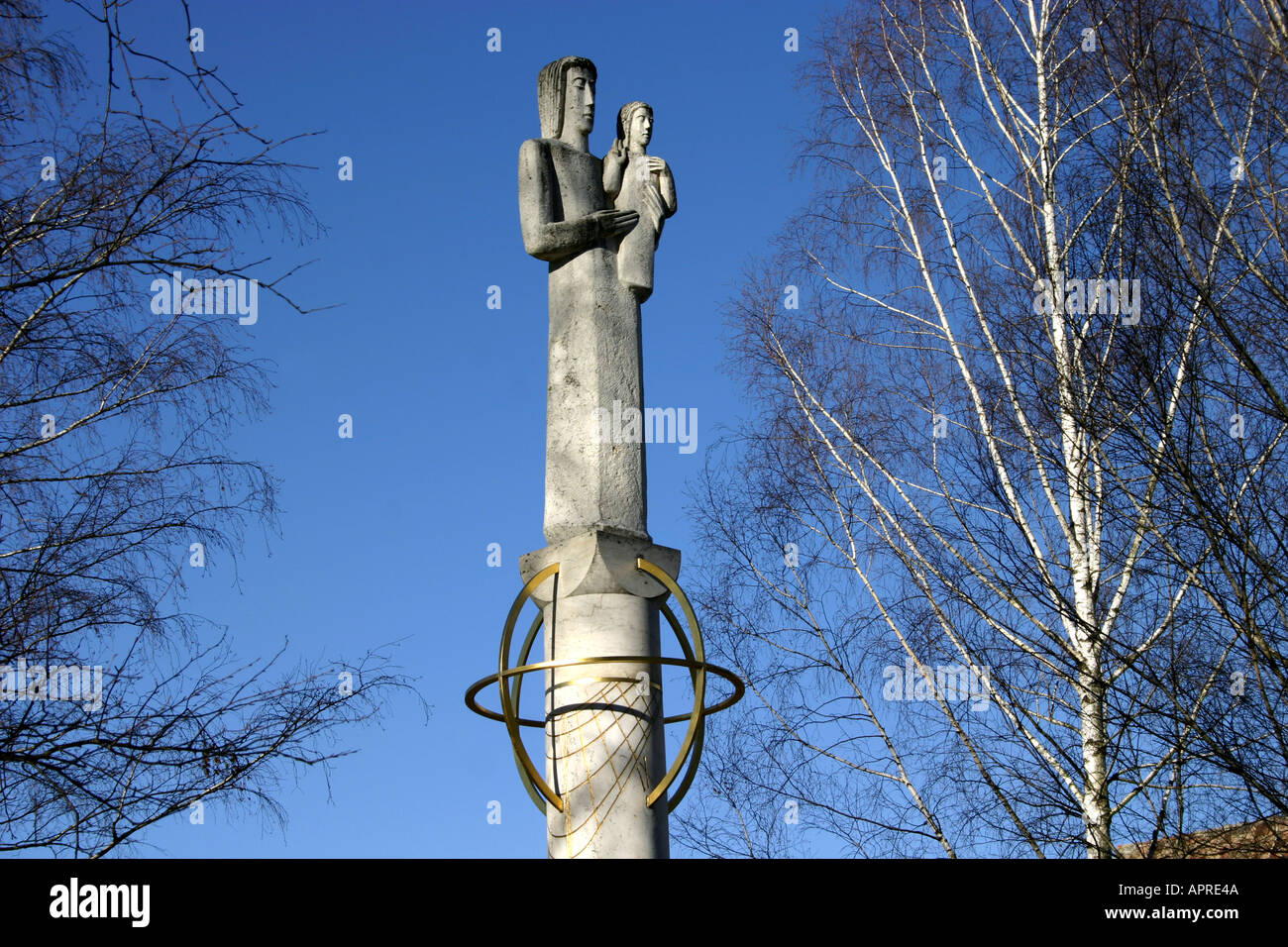 Statue of mother and child germany hi-res stock photography and images ...