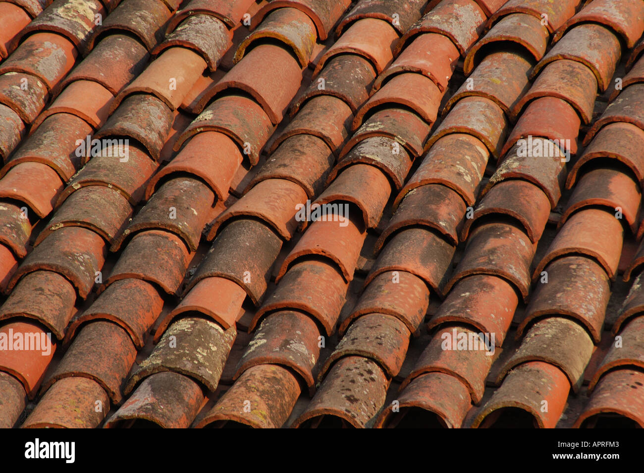 Santa barbara california red roof hi-res stock photography and images ...