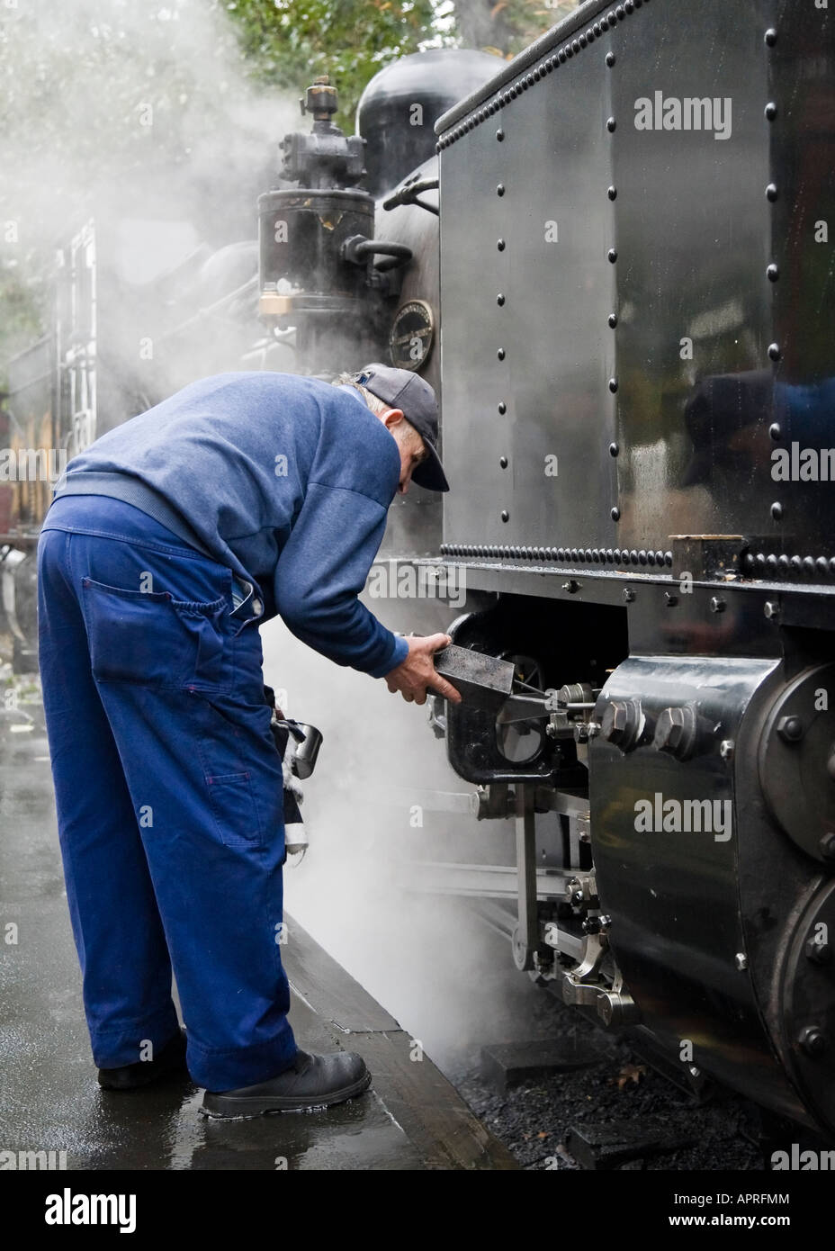 Melbourne heat train hi-res stock photography and images - Alamy