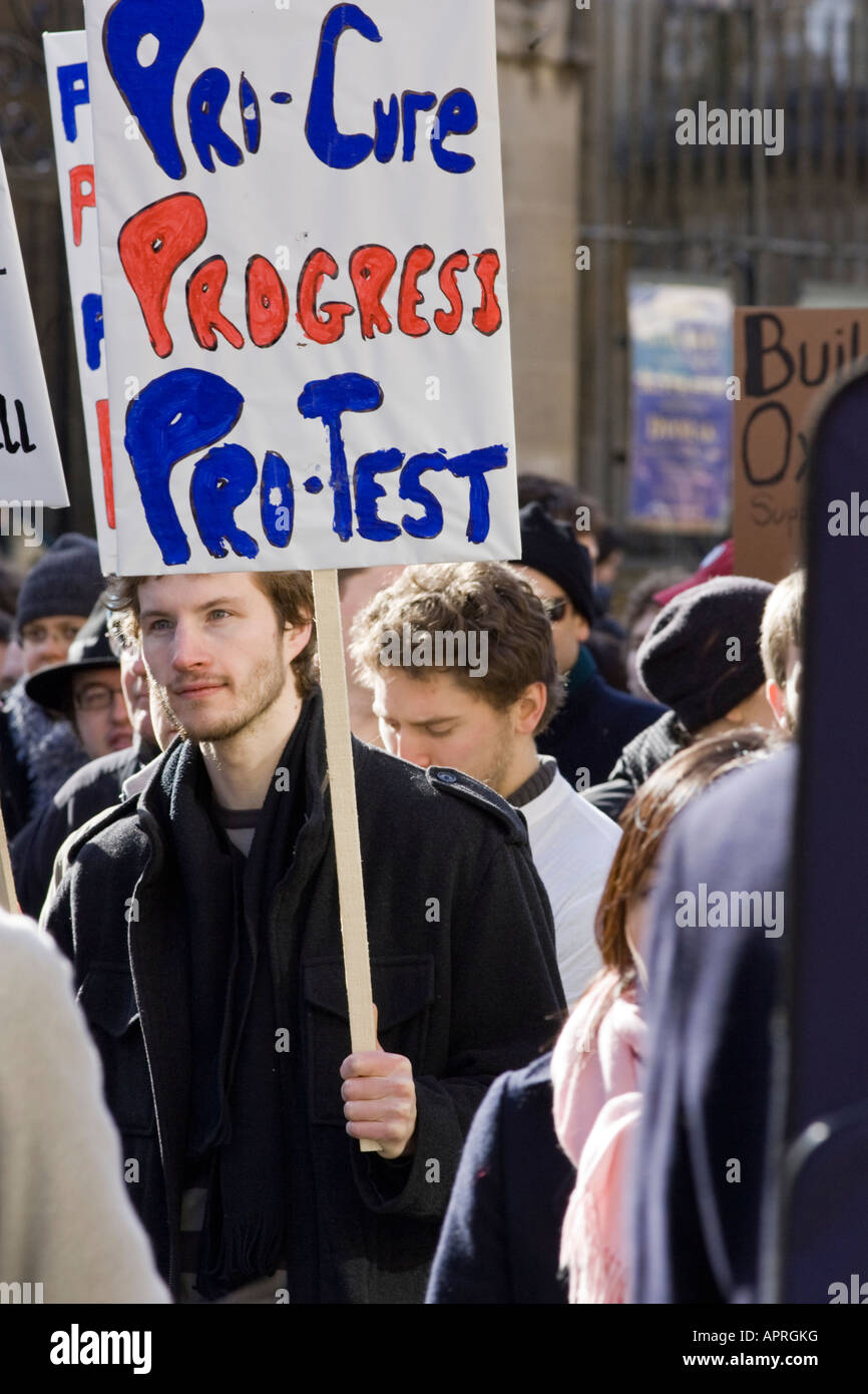 Demonstration to defend the building of a research laboratory at the ...