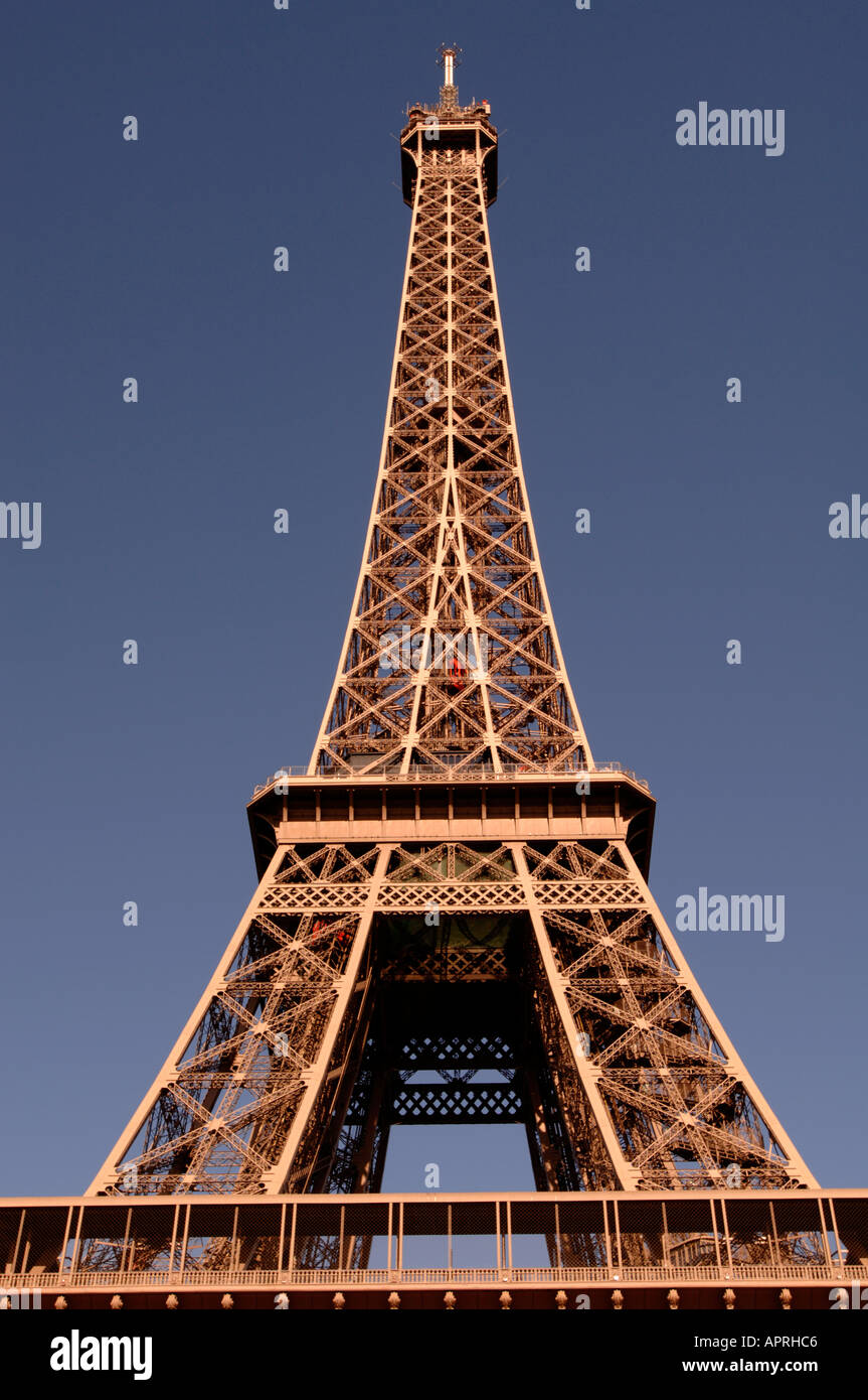 Eiffel tower upright hi-res stock photography and images - Alamy