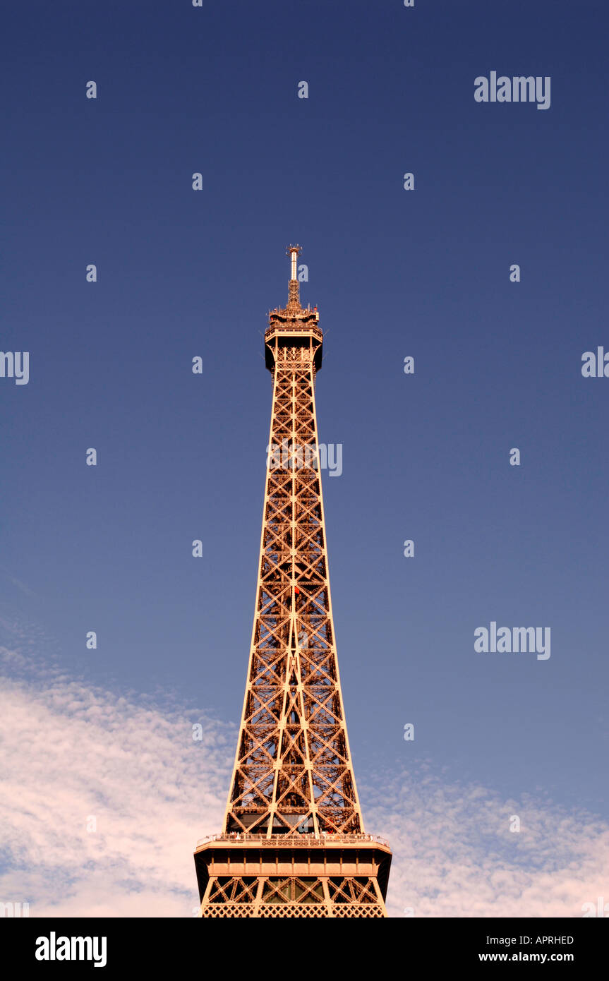 Eiffel tower upright hi-res stock photography and images - Alamy