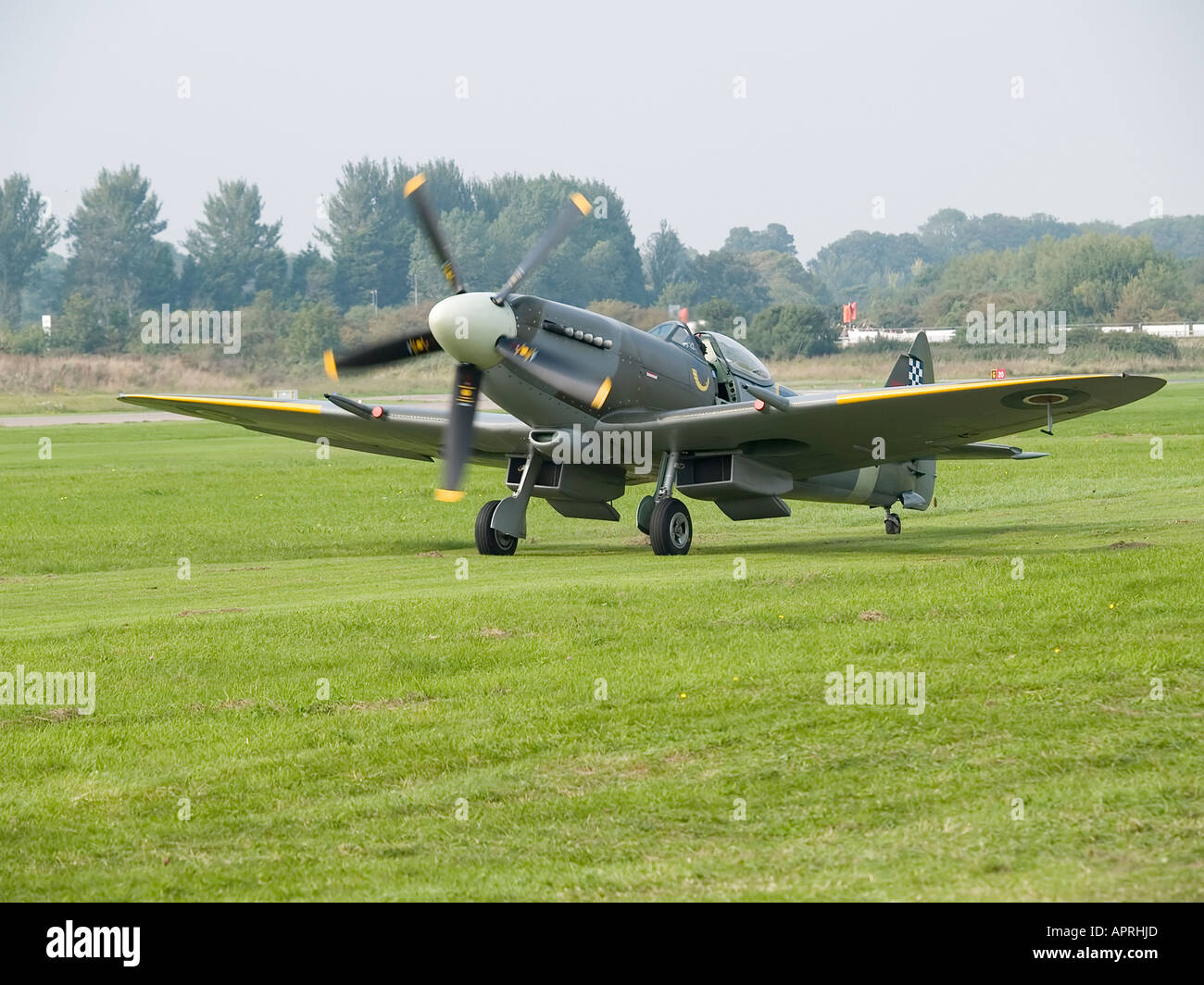 Spitfire fighter plane hi-res stock photography and images - Alamy
