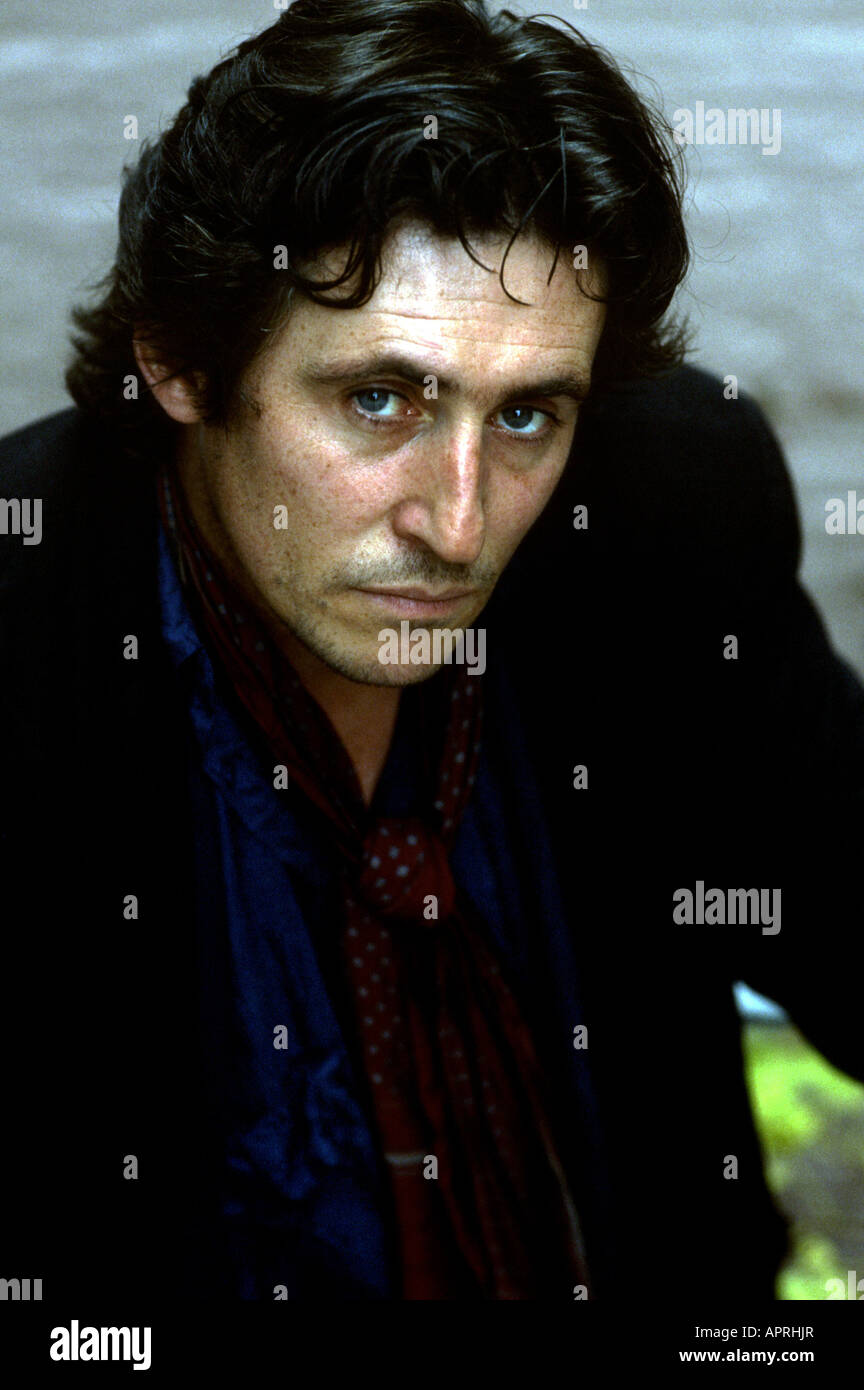 Gabriel byrne hi-res stock photography and images - Alamy