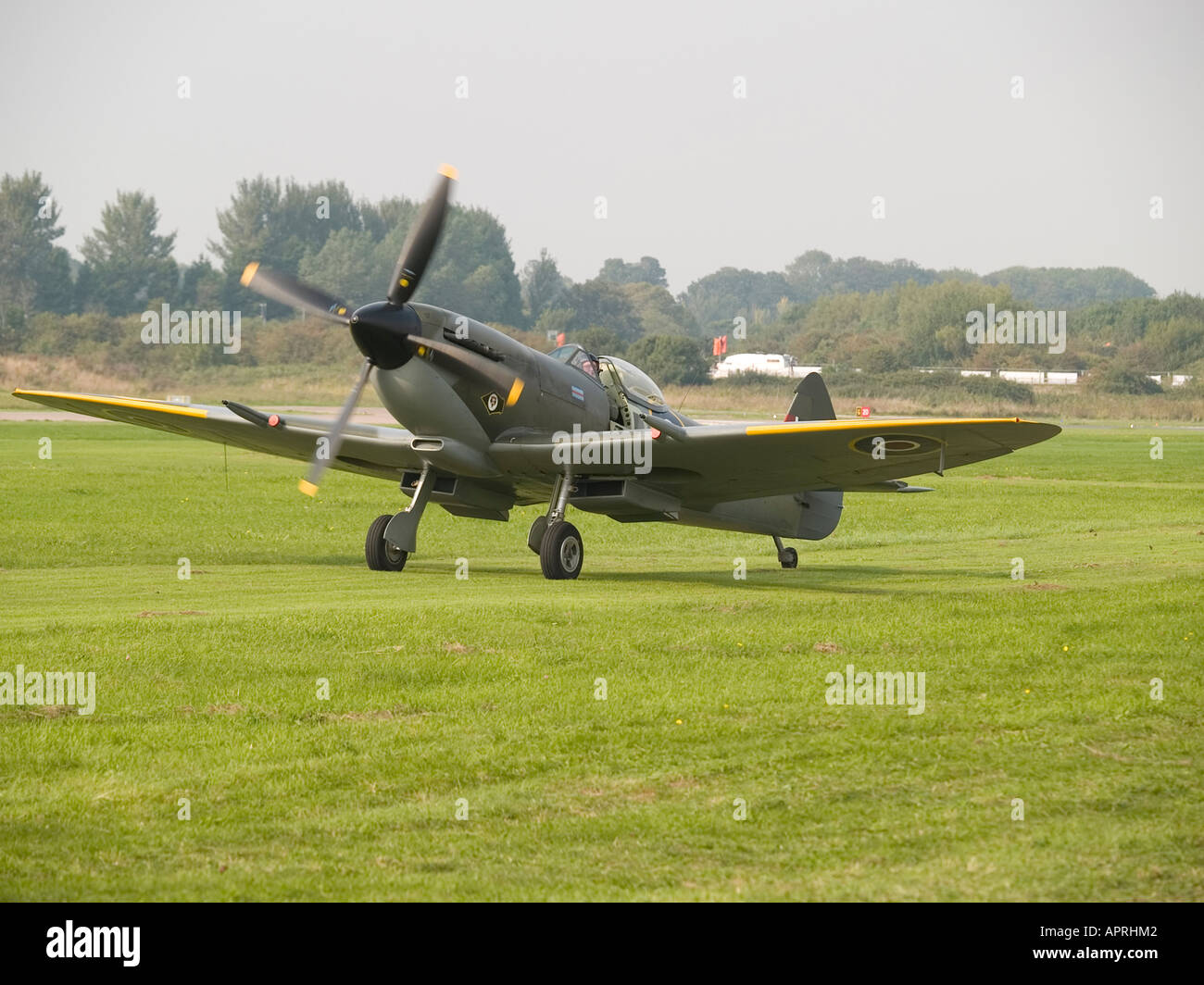 Spitfire fighter plane hi-res stock photography and images - Alamy