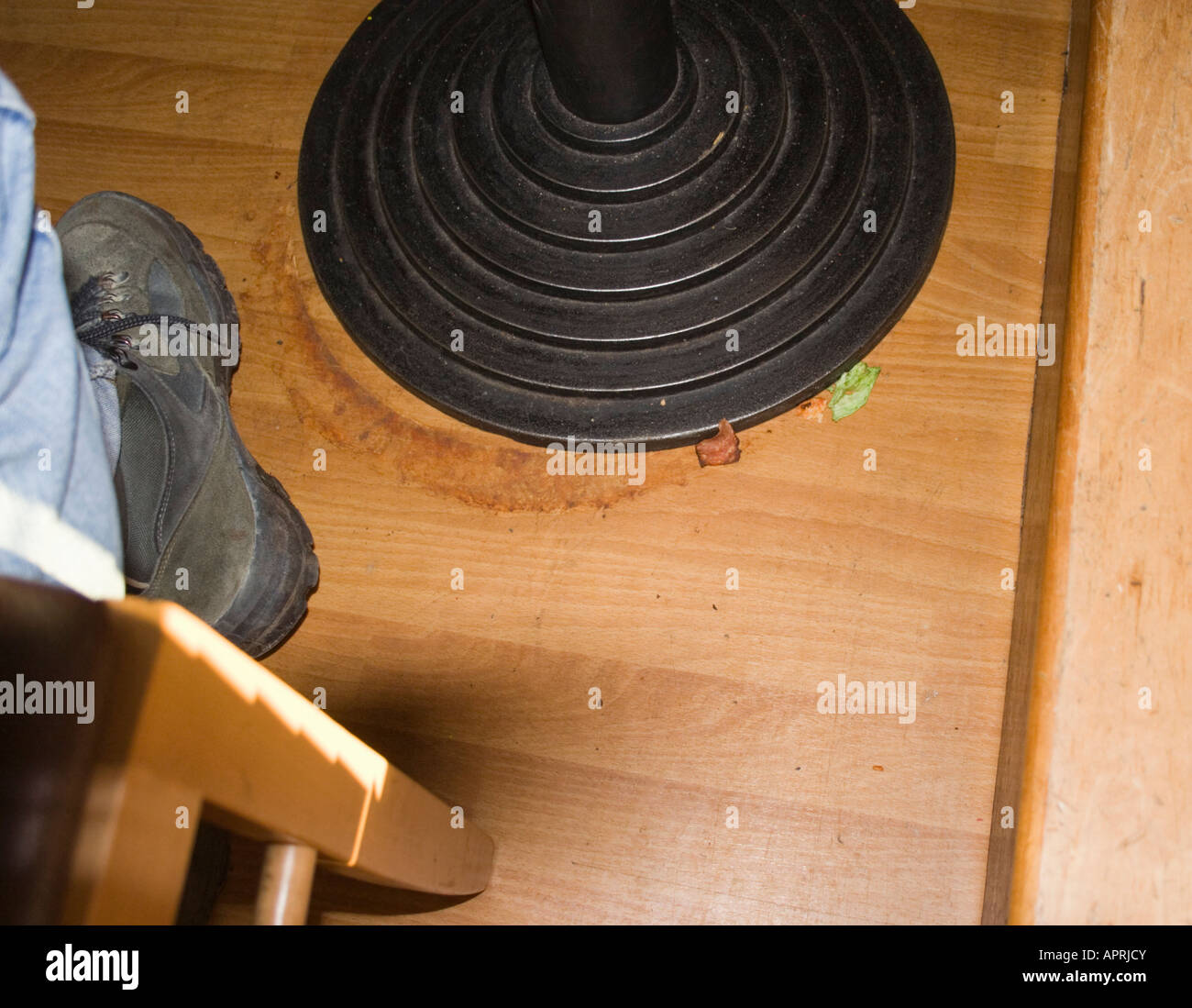 Feet under table hi-res stock photography and images - Alamy