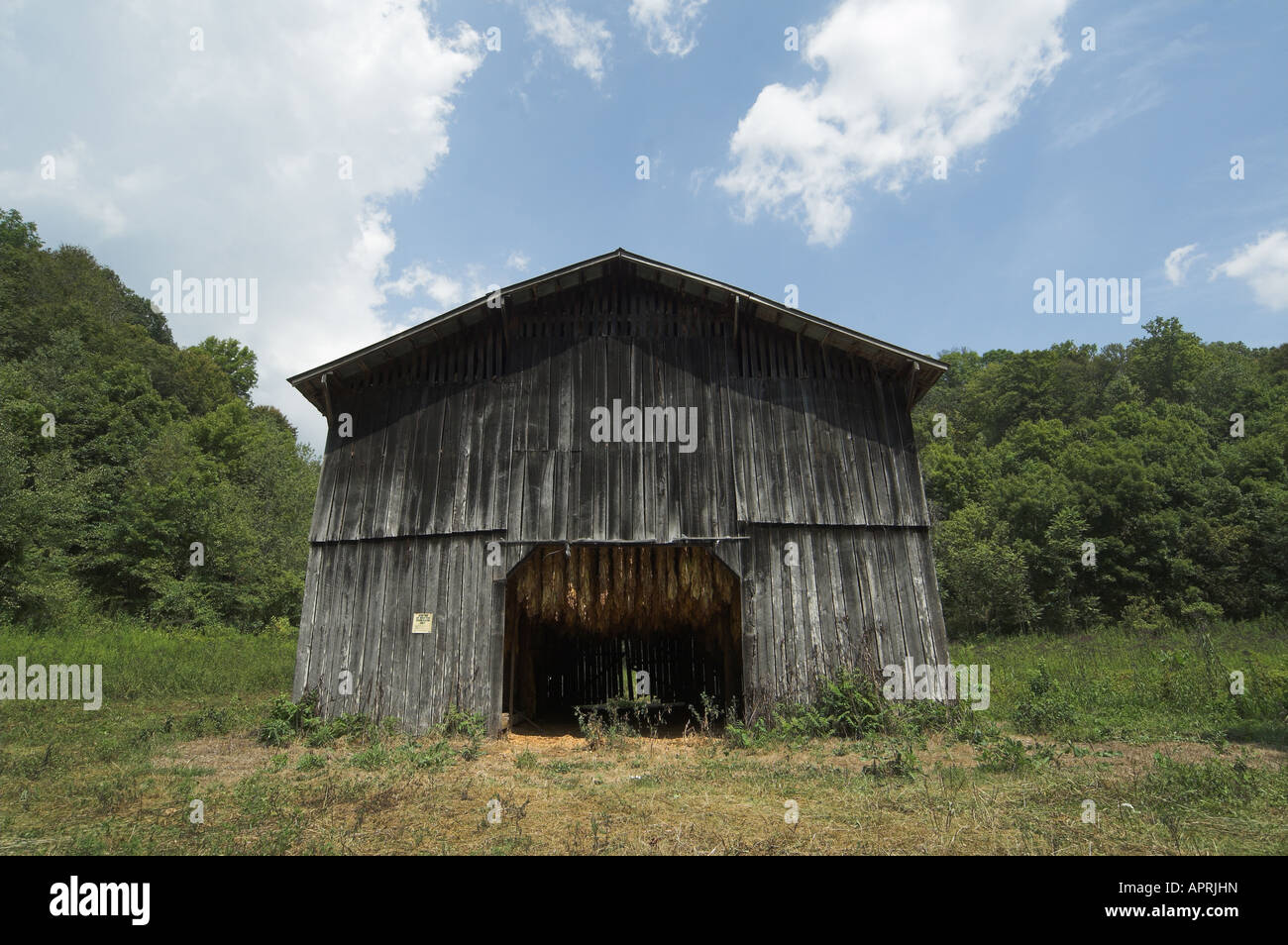 Old tobacco drying barn hi-res stock photography and images - Alamy
