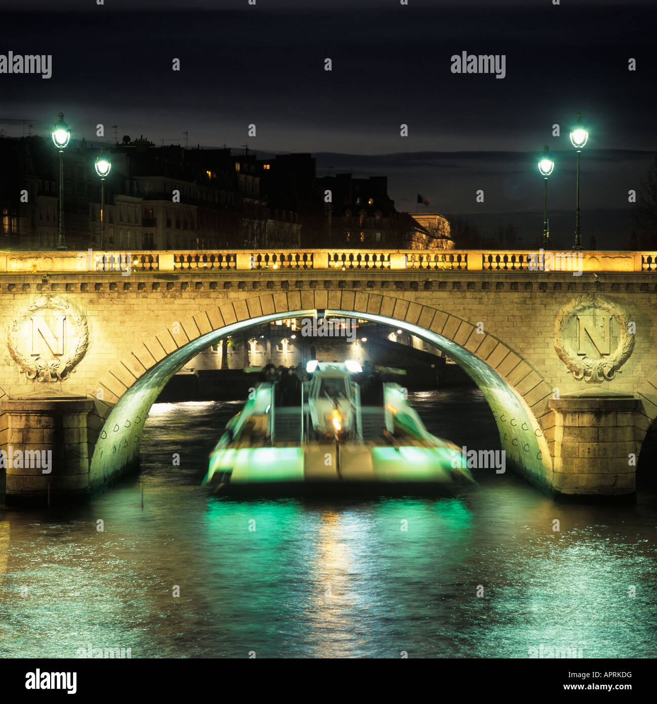 Petit pont bridge hi-res stock photography and images - Alamy