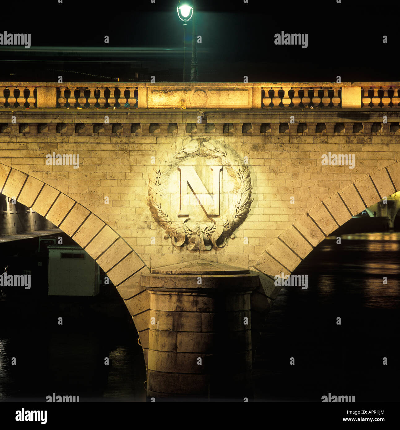 Petit pont bridge hi-res stock photography and images - Alamy