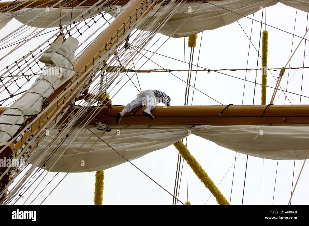Rigger working on Mexican Tall Ship Cuauhtemoc at San Pedro Harbor ...