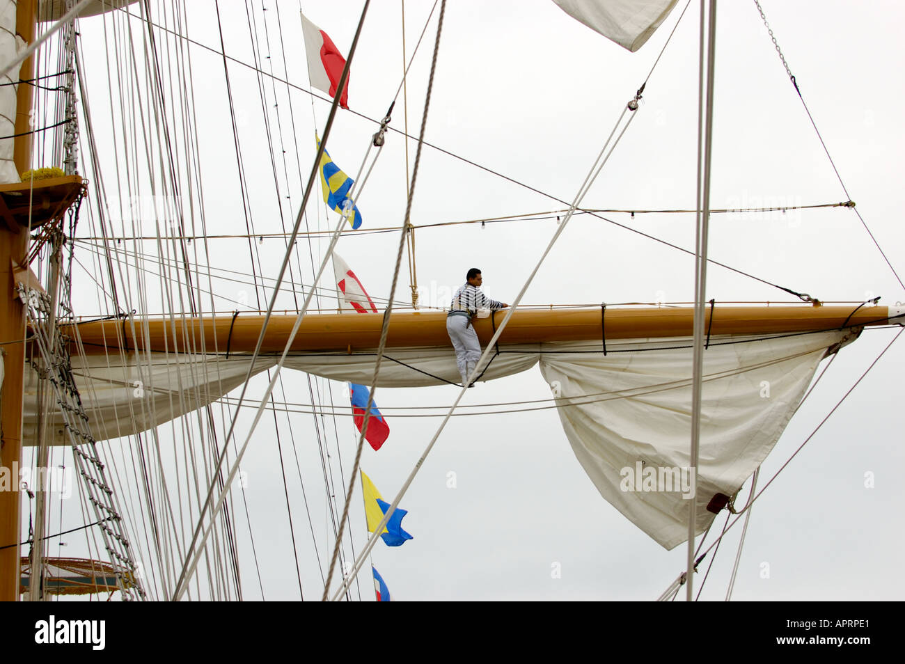 Rigger working on Mexican Tall Ship Cuauhtemoc at San Pedro Harbor ...
