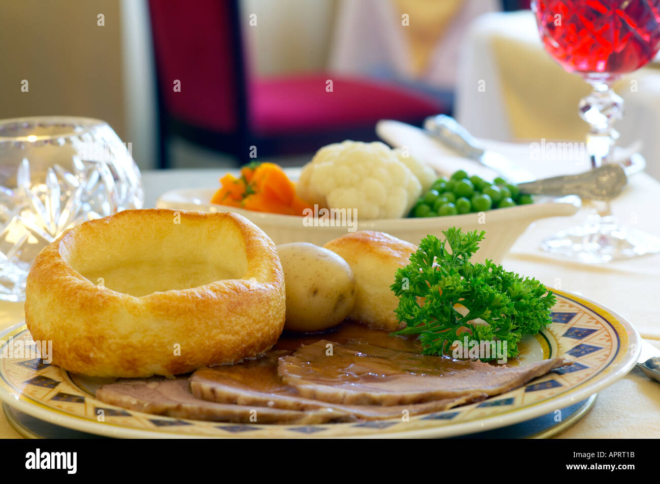 traditional Sunday lunch with roast beef and Yorkshire pudding Stock ...