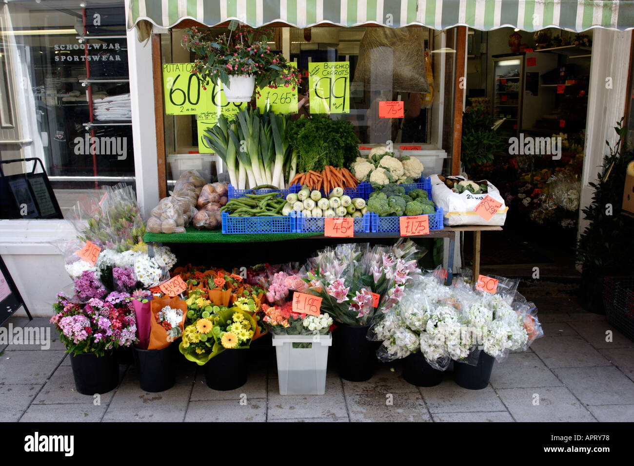 Shops Fronts Windows Displays High Resolution Stock Photography and ...