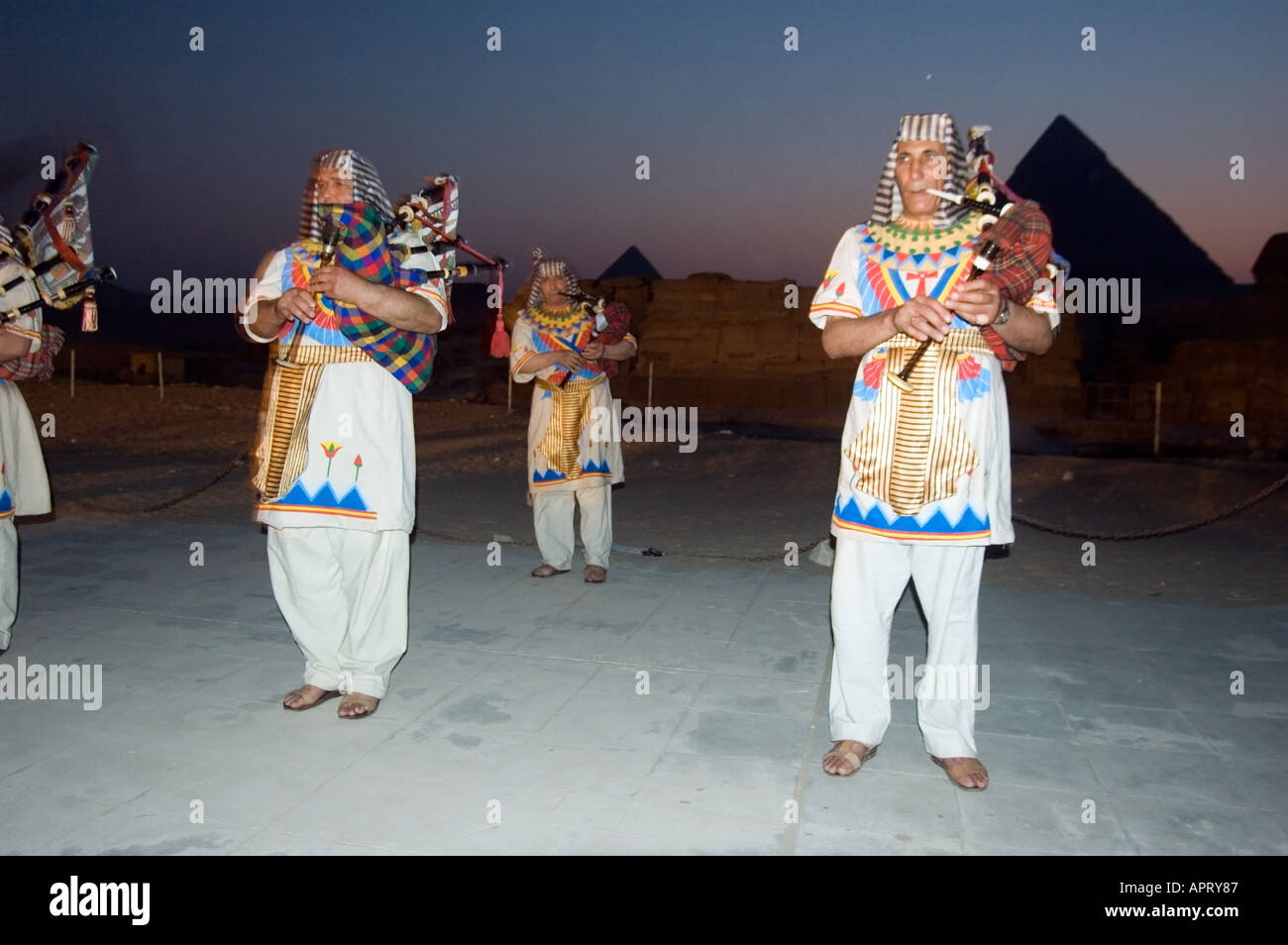 Band cairo hi-res stock photography and images - Alamy