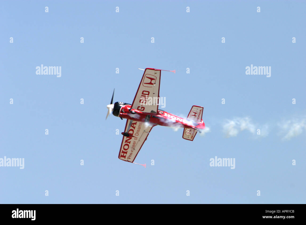 Acrobatics with props hi-res stock photography and images - Alamy