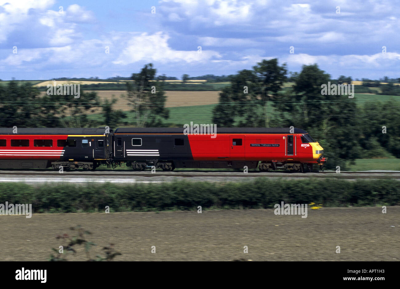 DVT led Virgin electric train at speed between Coventry and Rugby ...