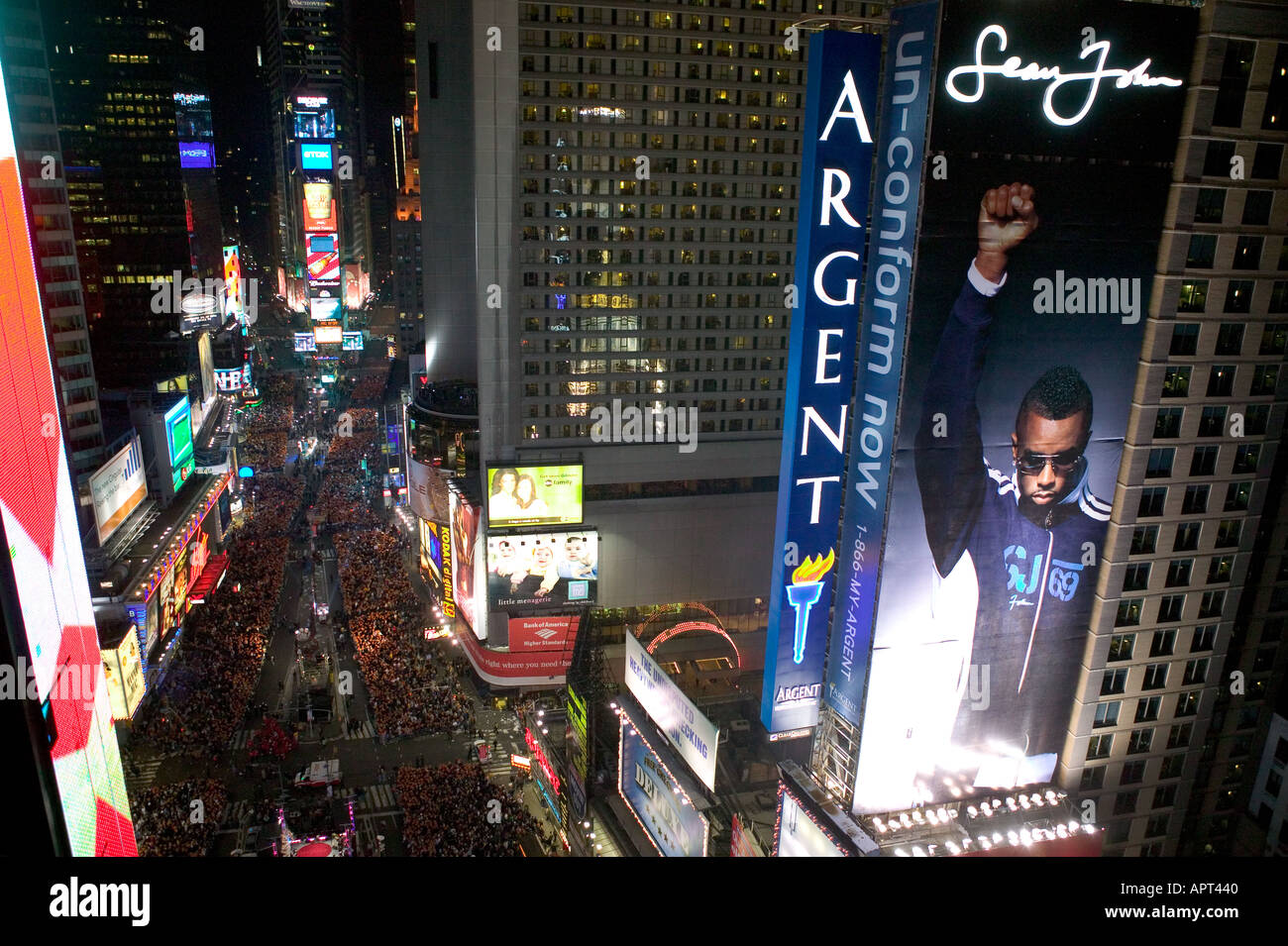 Midnight in new york hi-res stock photography and images - Alamy