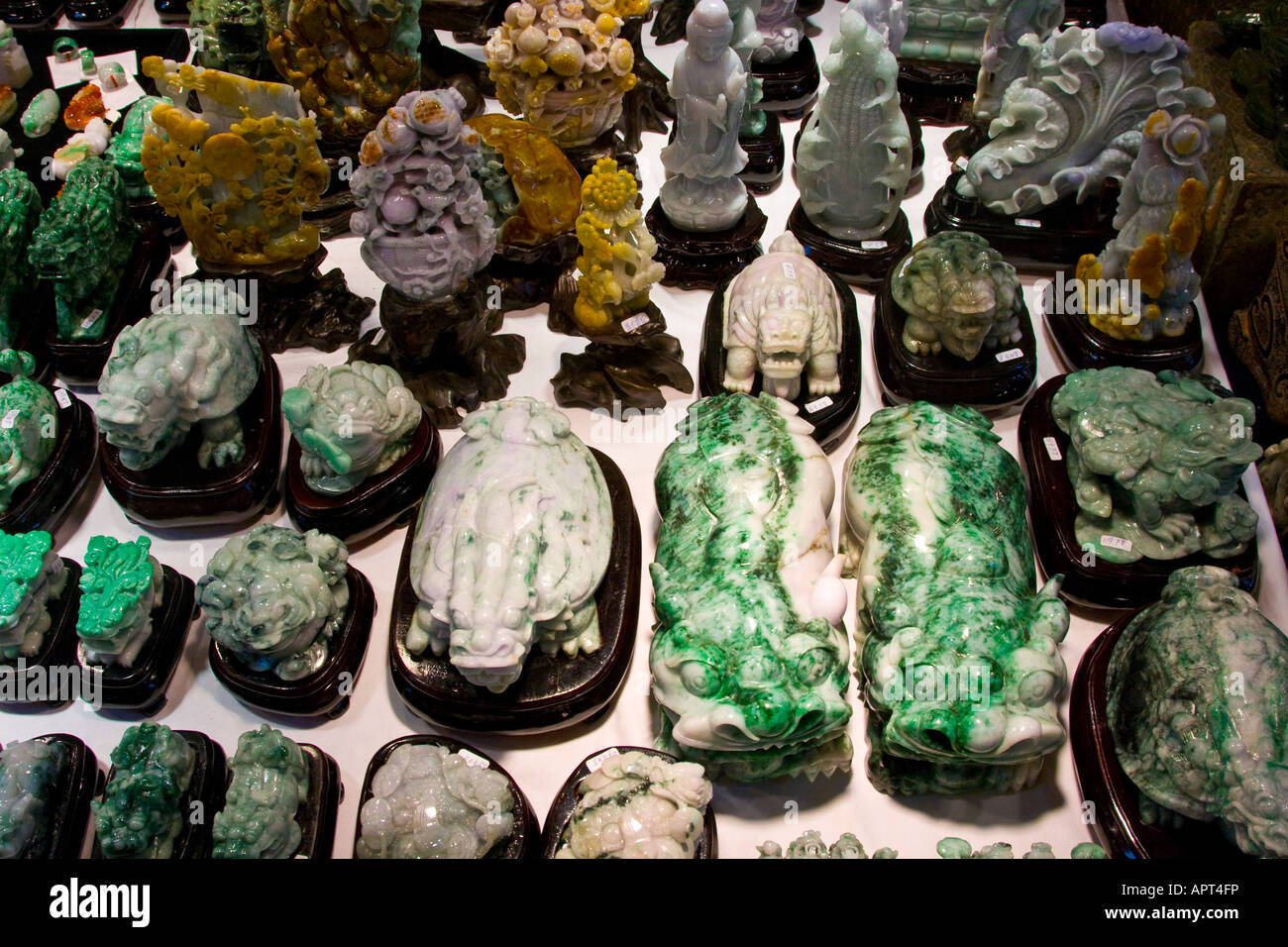 Trinkets and Souvenirs in the Jade Market Taipei Taiwan Stock Photo - Alamy