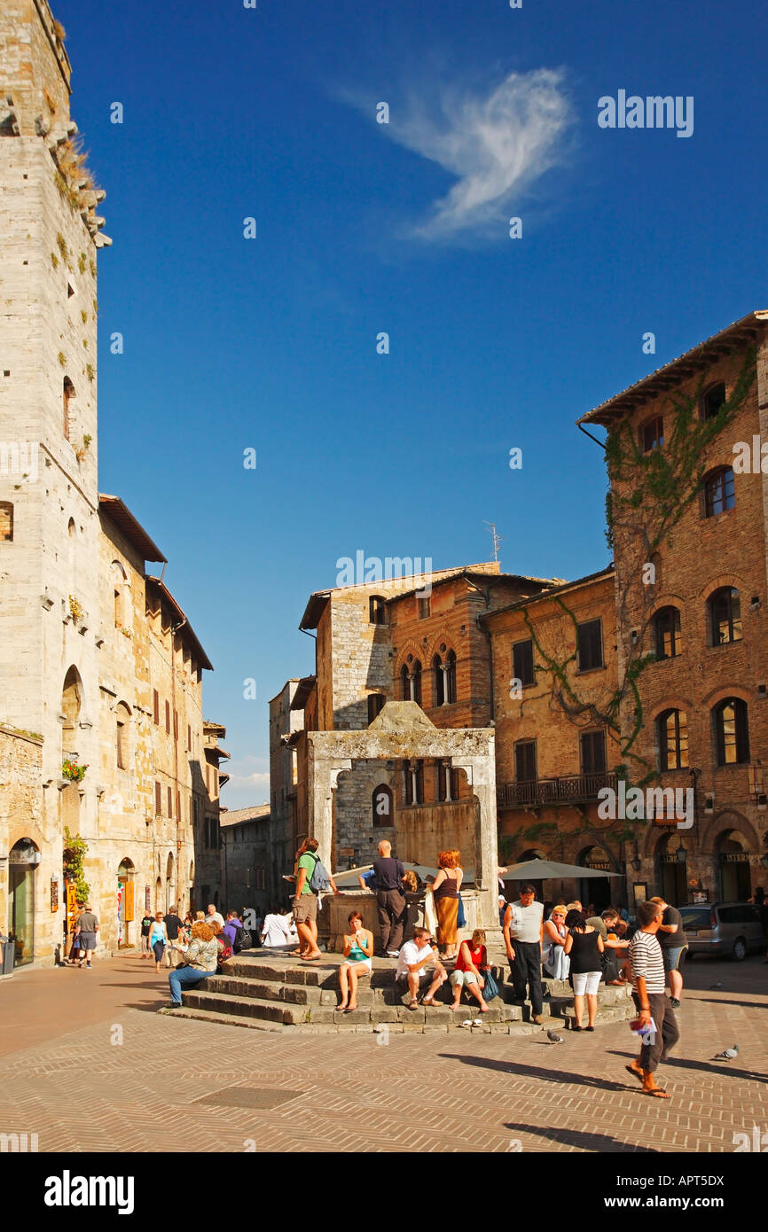 San Gimignano Square, Tuscany, Italy Stock Photo - Alamy