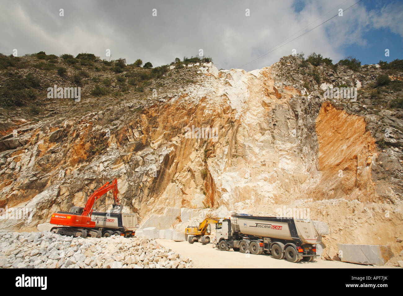 Carrara Marble quarry, Italy Stock Photo - Alamy