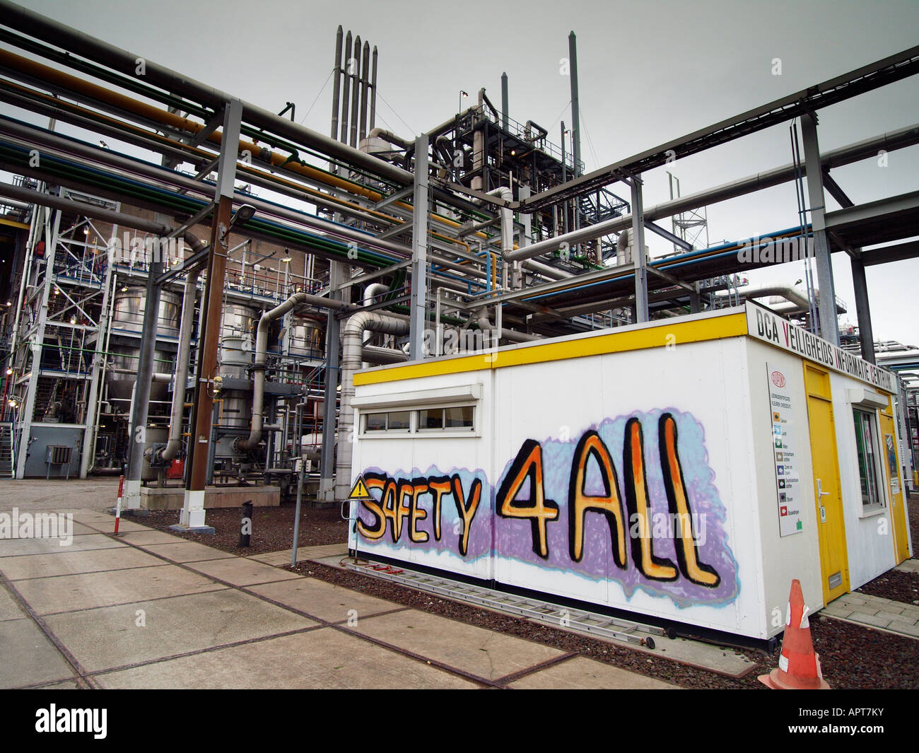 Dupont factory hi-res stock photography and images - Alamy