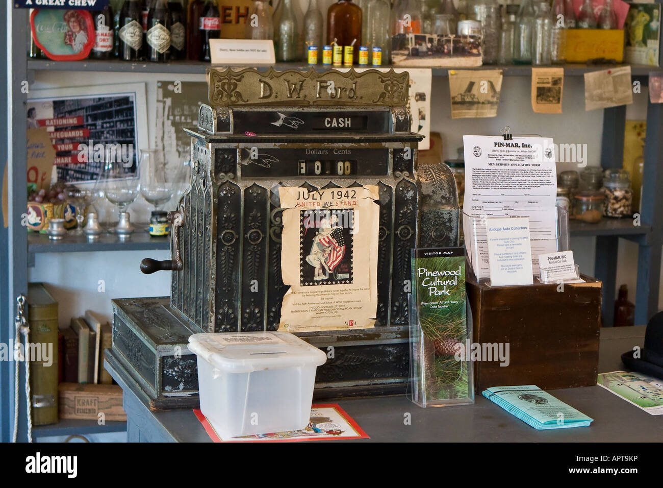 Early 20th century store hi-res stock photography and images - Alamy