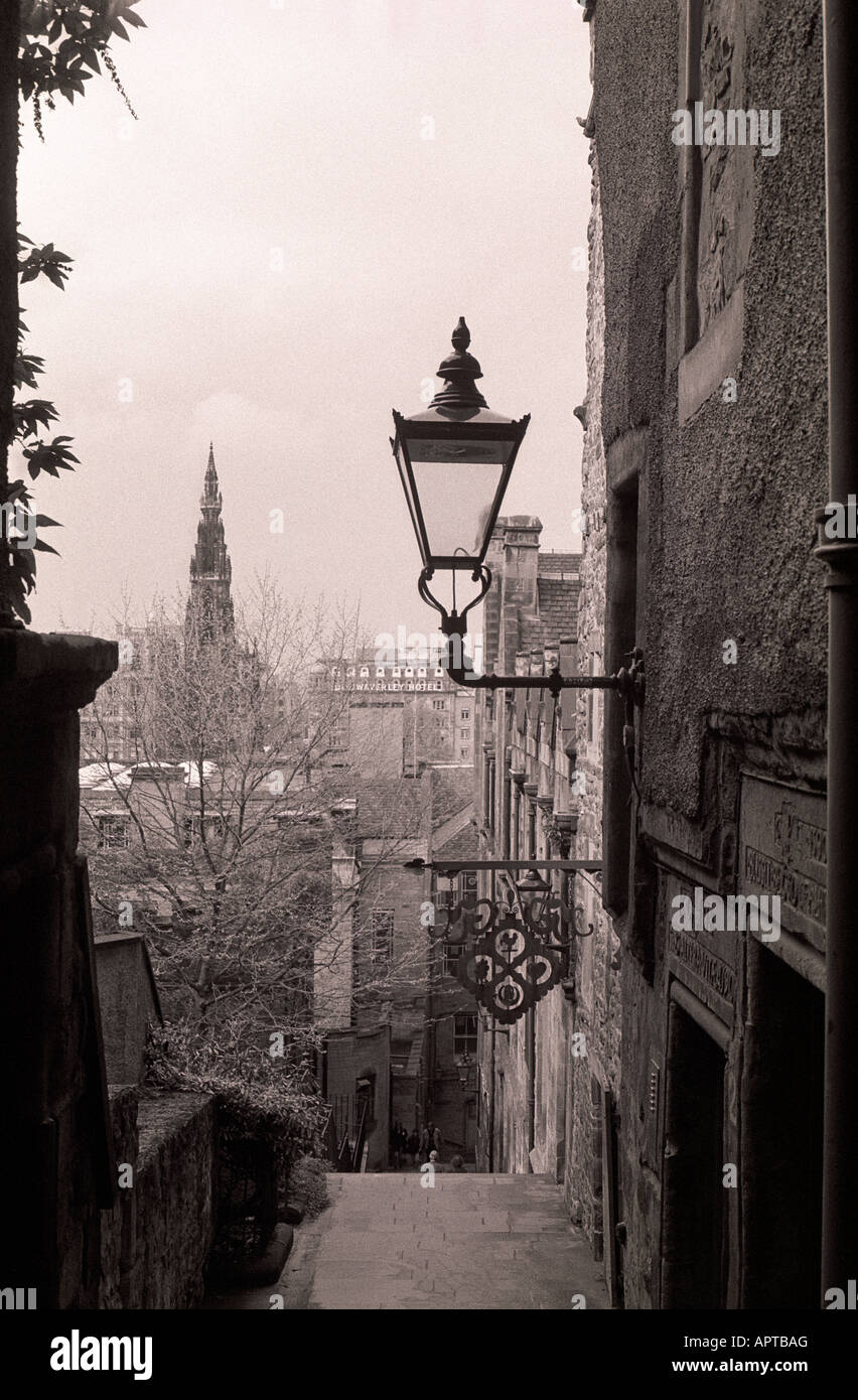 Advocate's close edinburgh hi-res stock photography and images - Alamy