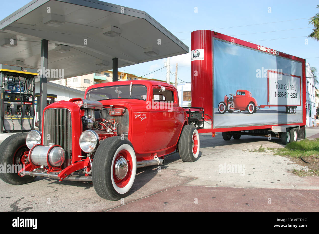 Self ad hi-res stock photography and images - Alamy