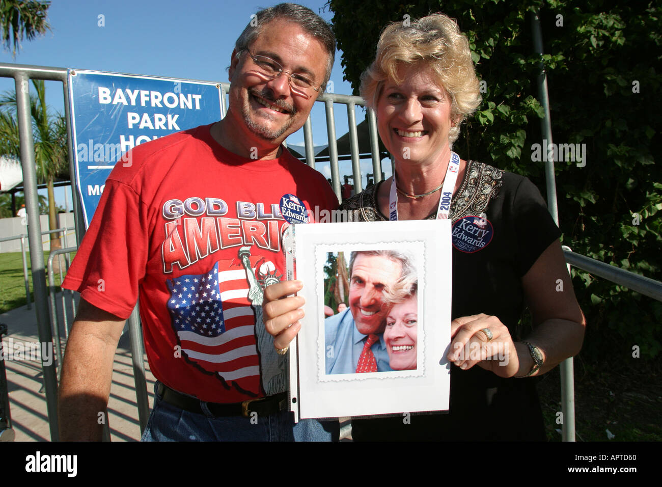 Deaf couple hi-res stock photography and images - Alamy