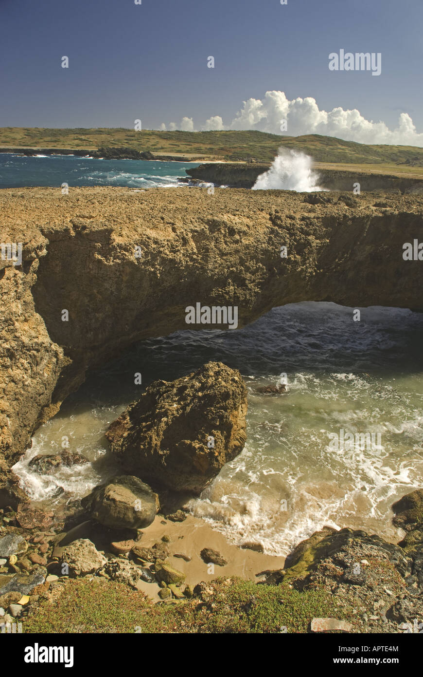 Aruba natural bridge hi-res stock photography and images - Alamy