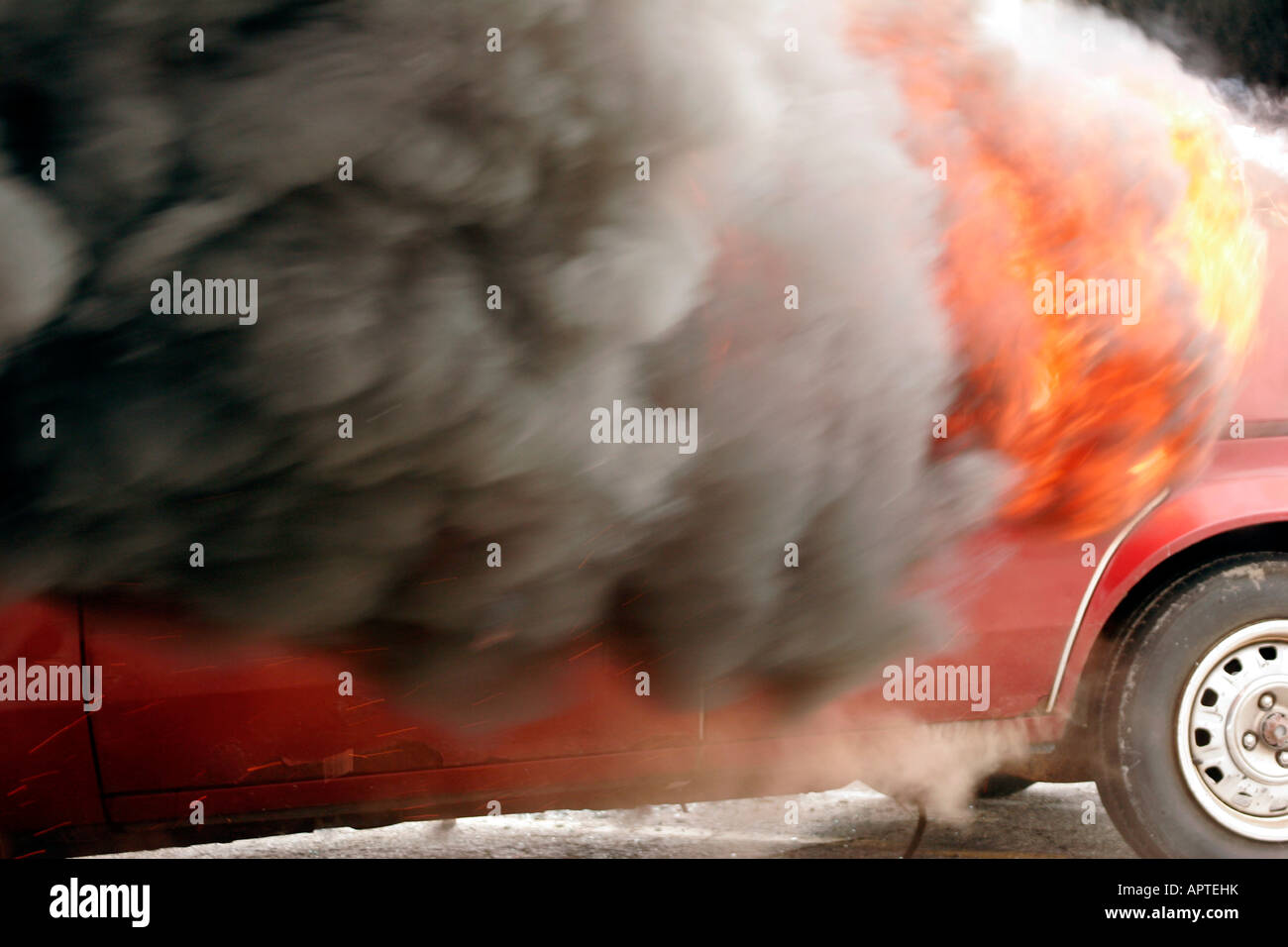Broken down car smoke hi-res stock photography and images - Alamy