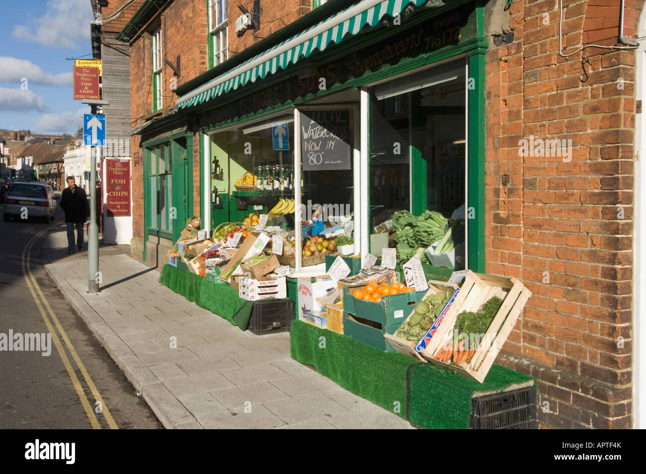 Greengrocer shop hi-res stock photography and images - Alamy