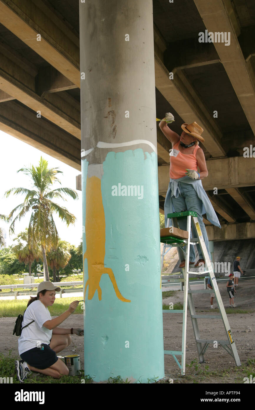 Hands on miami day painting hi-res stock photography and images - Alamy