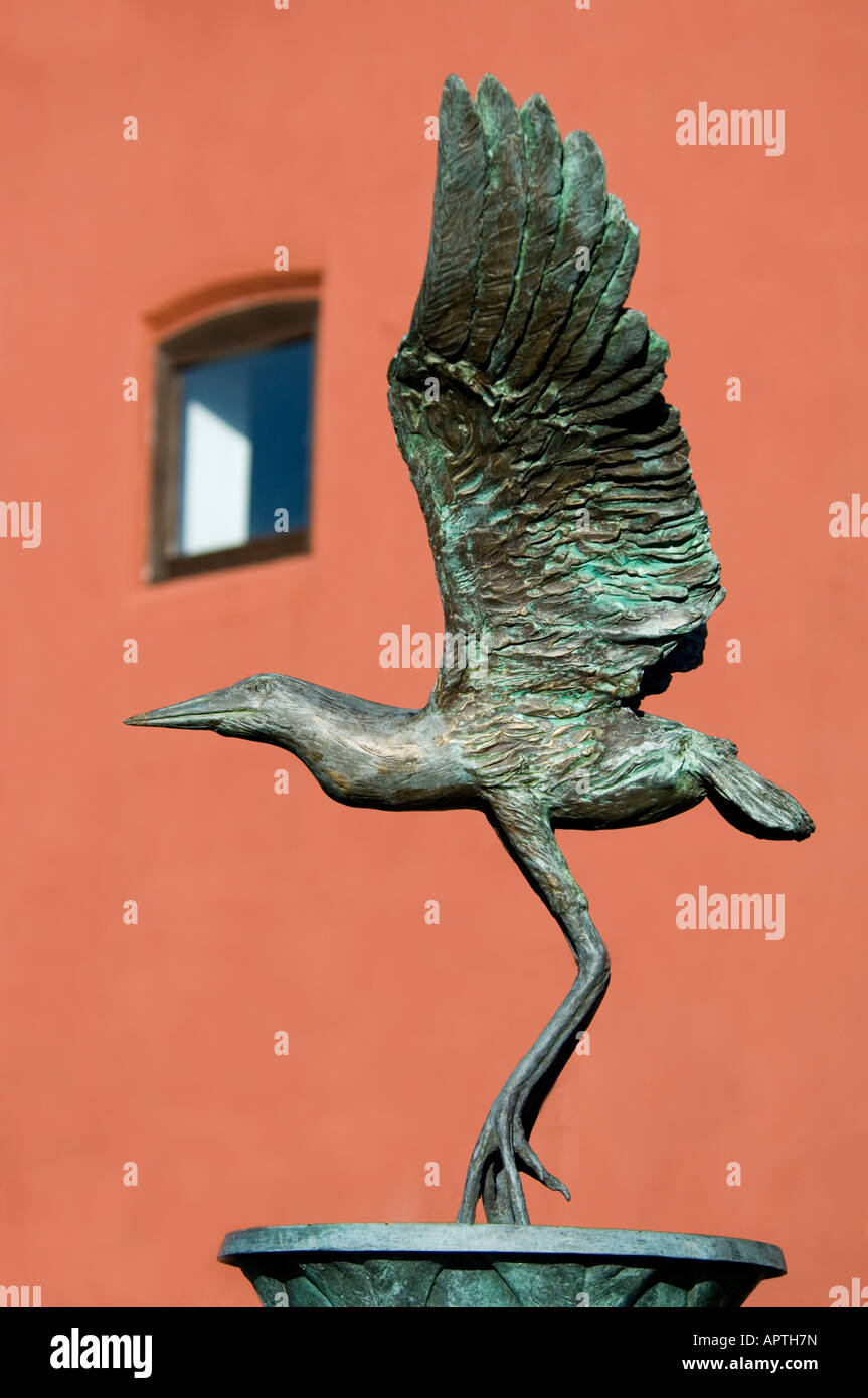 Heron statue hi-res stock photography and images - Alamy