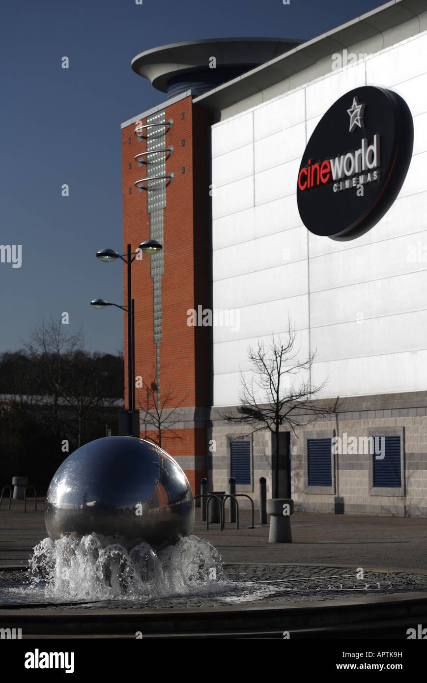 Cardinal pictures hi-res stock photography and images - Alamy