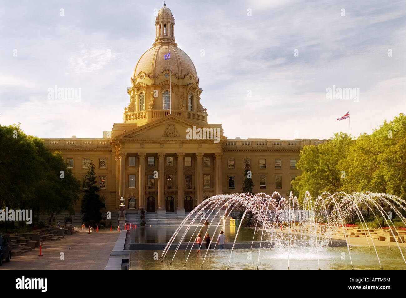 Legislature grounds hi-res stock photography and images - Alamy