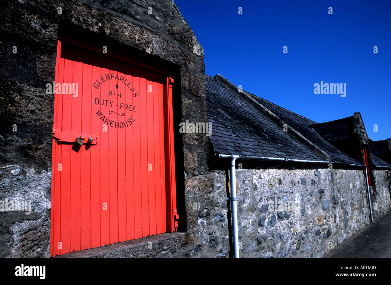 Scotland Whiskey Distillery Stills Glenfarclas Stock Photo - Alamy