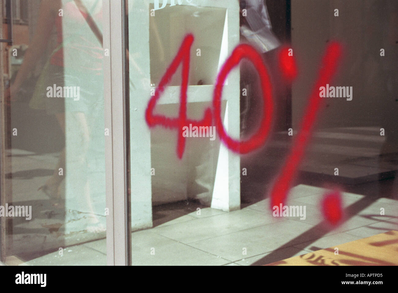 Business relocation notice in shop hi-res stock photography and images ...