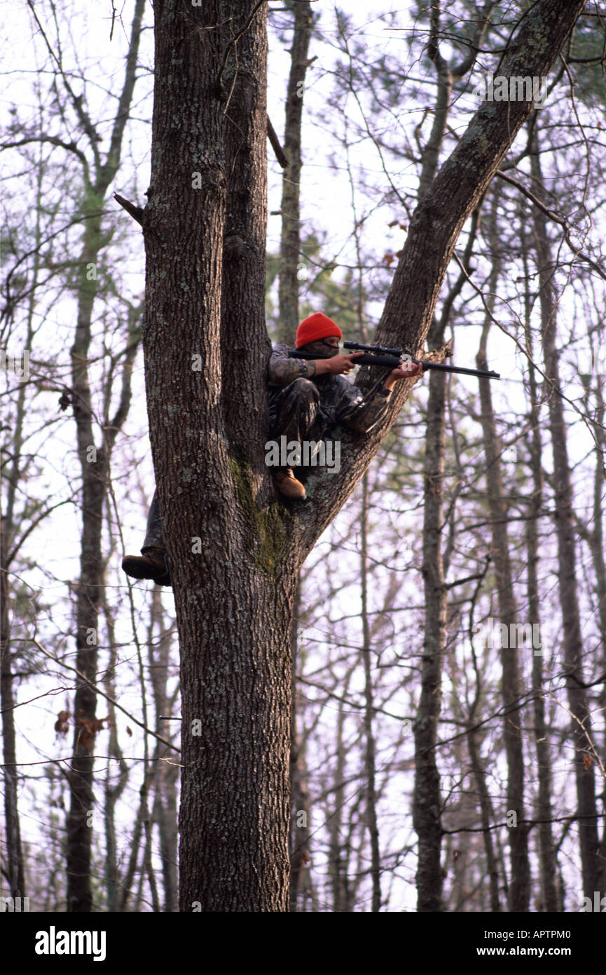 Camouflaged sniper hi-res stock photography and images - Alamy