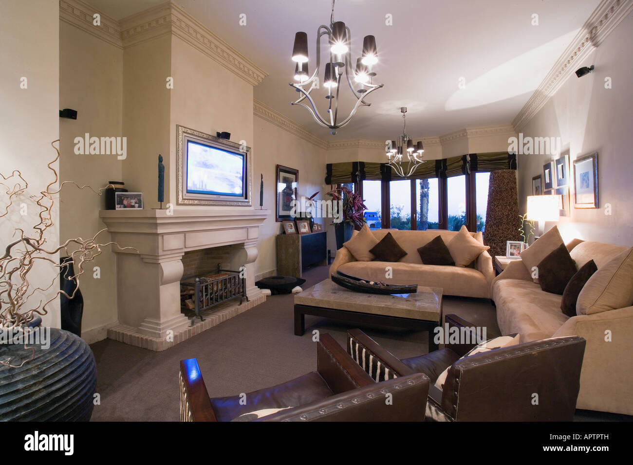 Modern Spanish villa lounge Stock Photo - Alamy