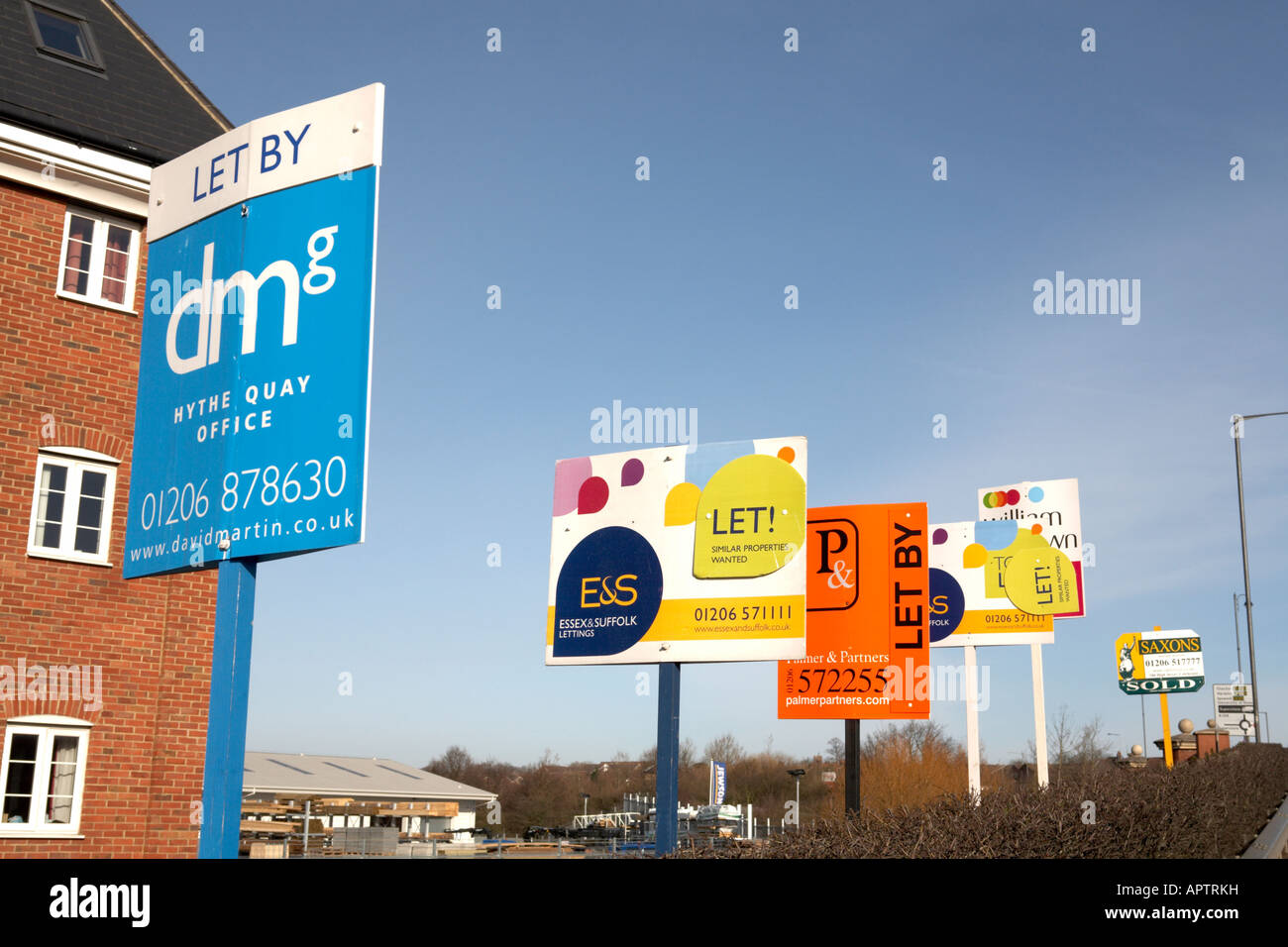 House Flat Apartment Let Agent signs Stock Photo - Alamy