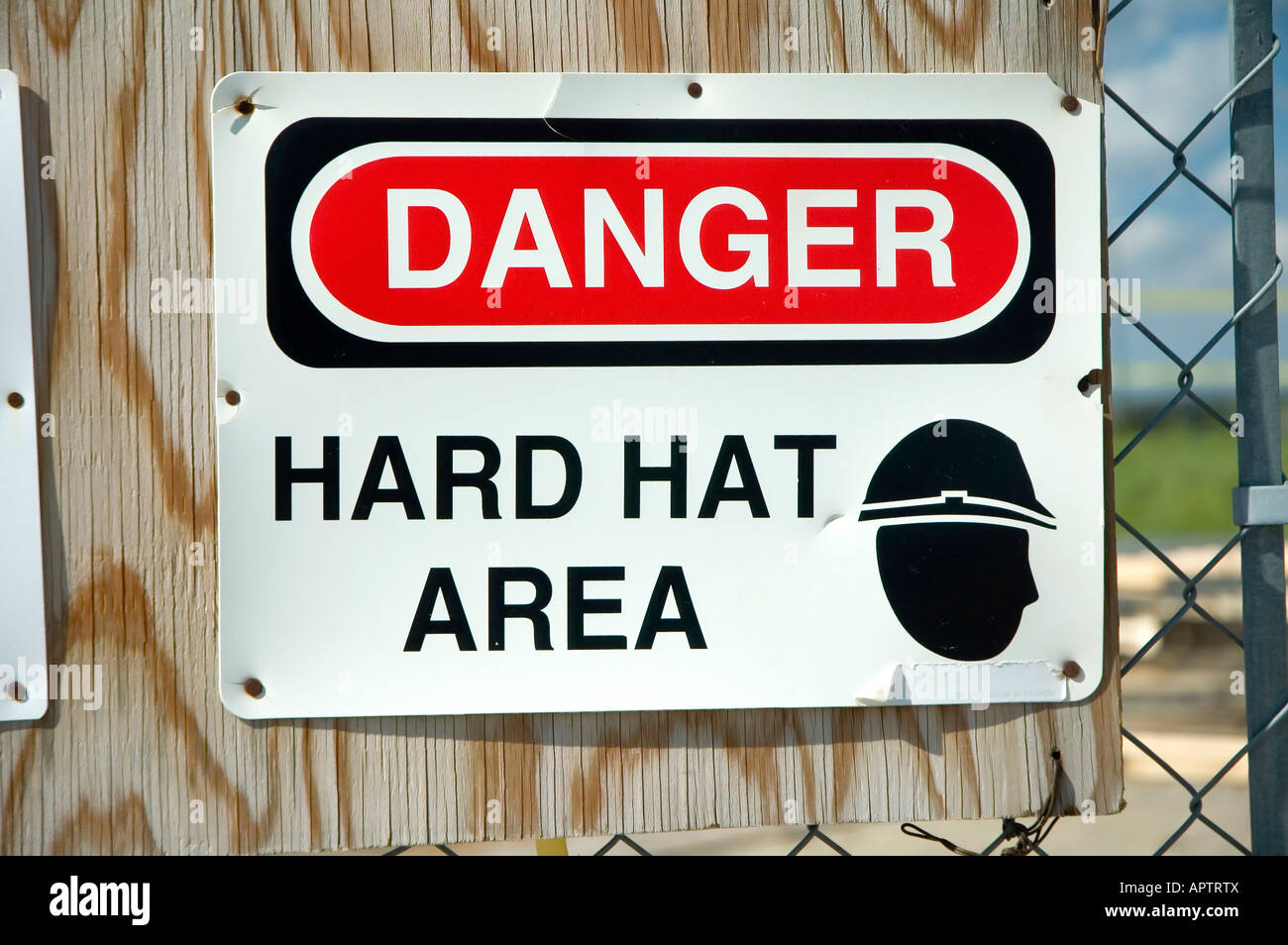 Hard hat sign hi-res stock photography and images - Alamy